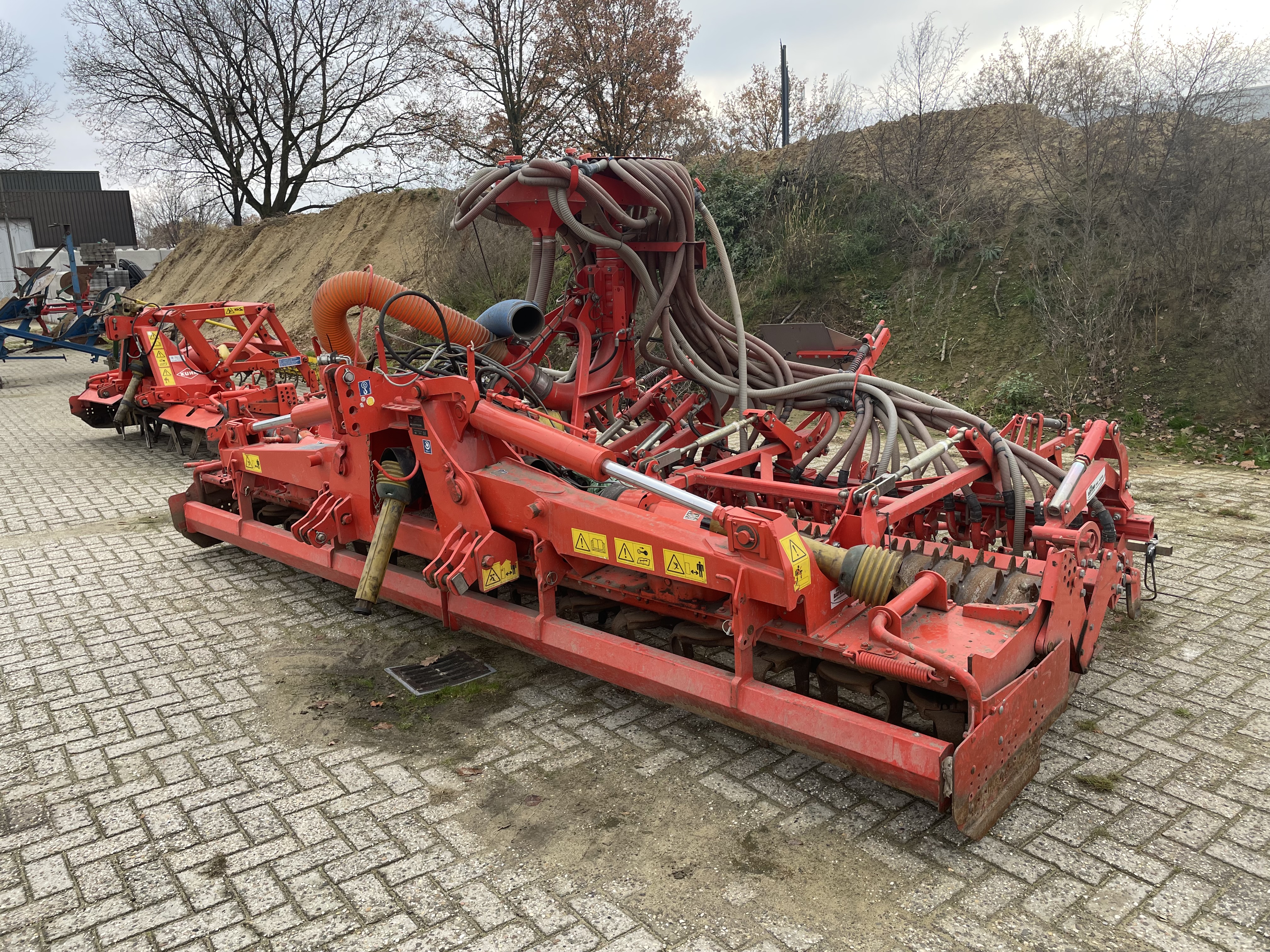 Kuhn Rotorkopeg HRB 453 DR + Kuhn Venta TF 702 (complete set) (HA ...